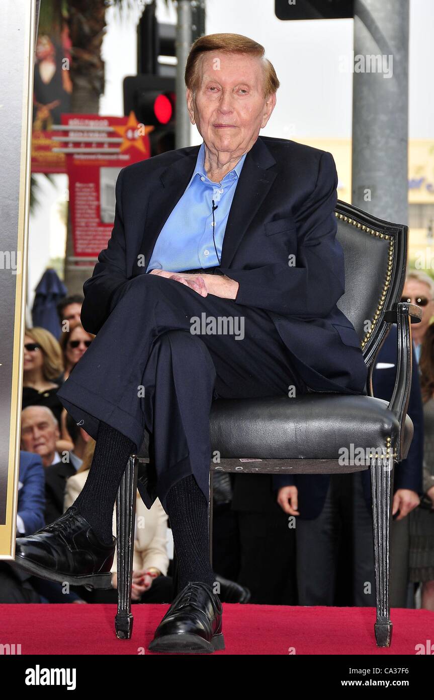 Sumner Redstone at the induction ceremony for Star on the Hollywood ...