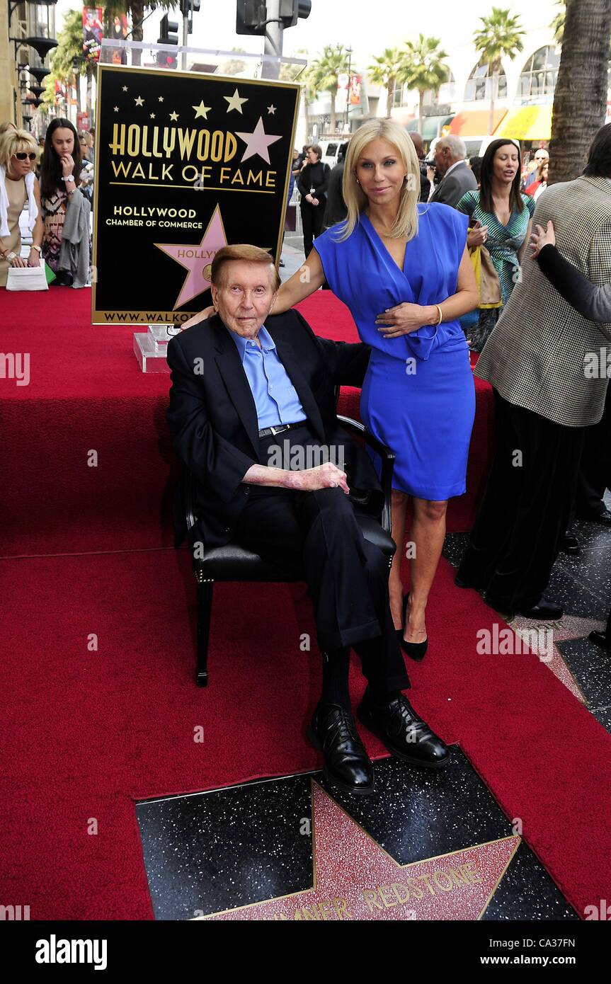 Sumner Redstone, Malia Andelin at the induction ceremony for Star on ...