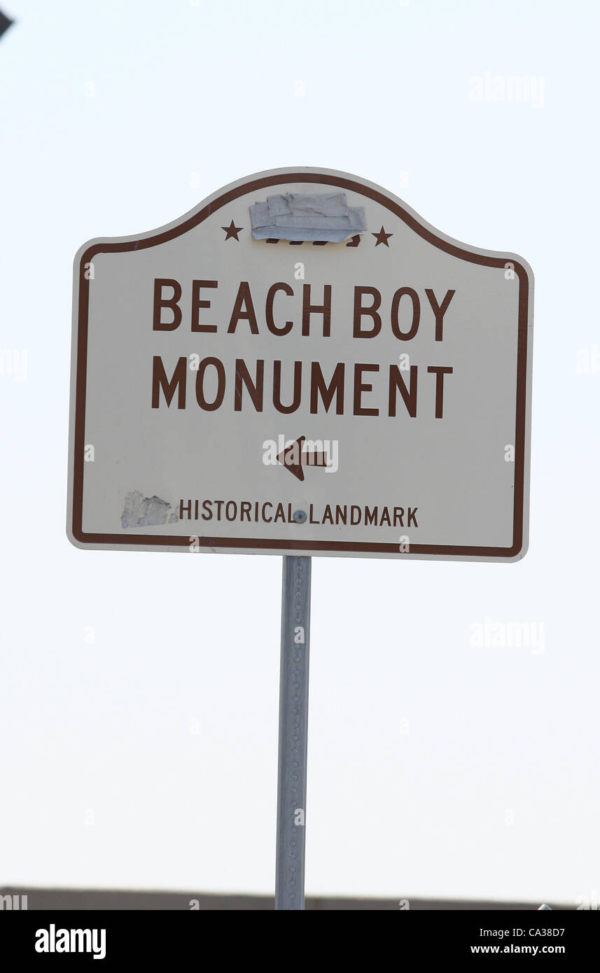 BEACH BOYS MONUMENT SIGN BEACH BOYS MONUMENT HISTORICAL LANDMARK ...