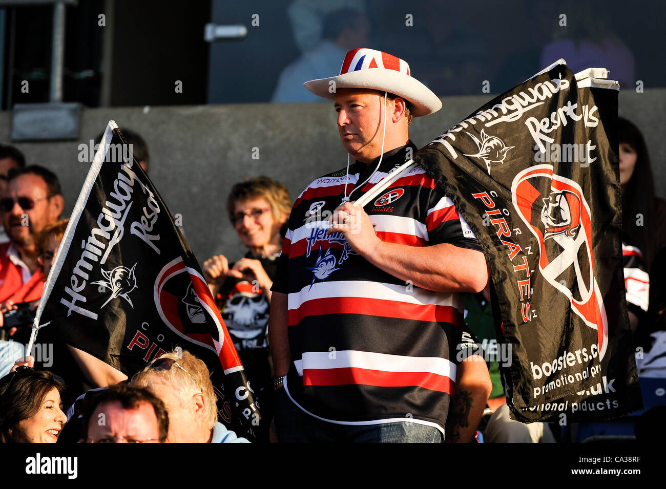 Rfu championship fans hi-res stock photography and images - Alamy