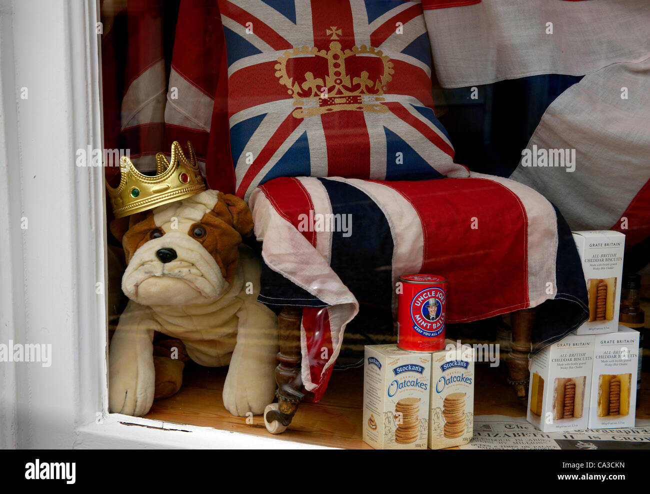 Shop window diamond jubilee hi-res stock photography and images - Alamy
