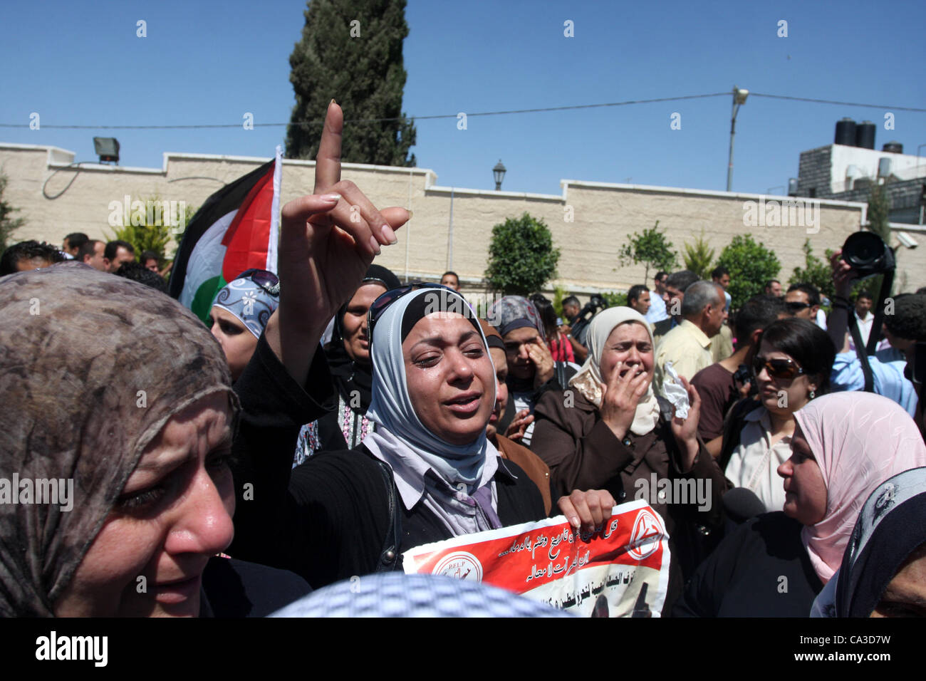 Ramallah, West Bank, Palestinian Territory - Relatives react as they ...