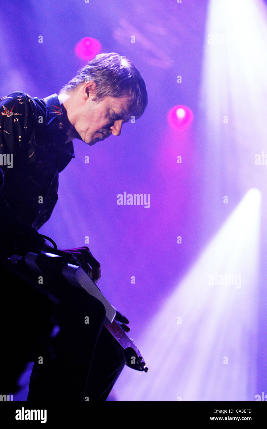 American alternative pop band hi-res stock photography and images - Alamy