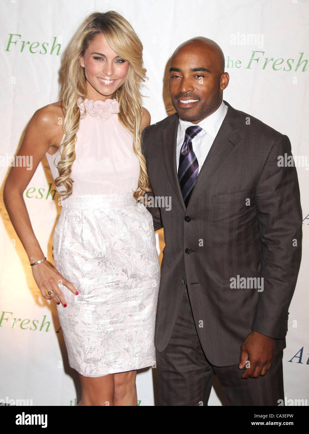Tiki barber and traci johnson hi-res stock photography and images - Alamy