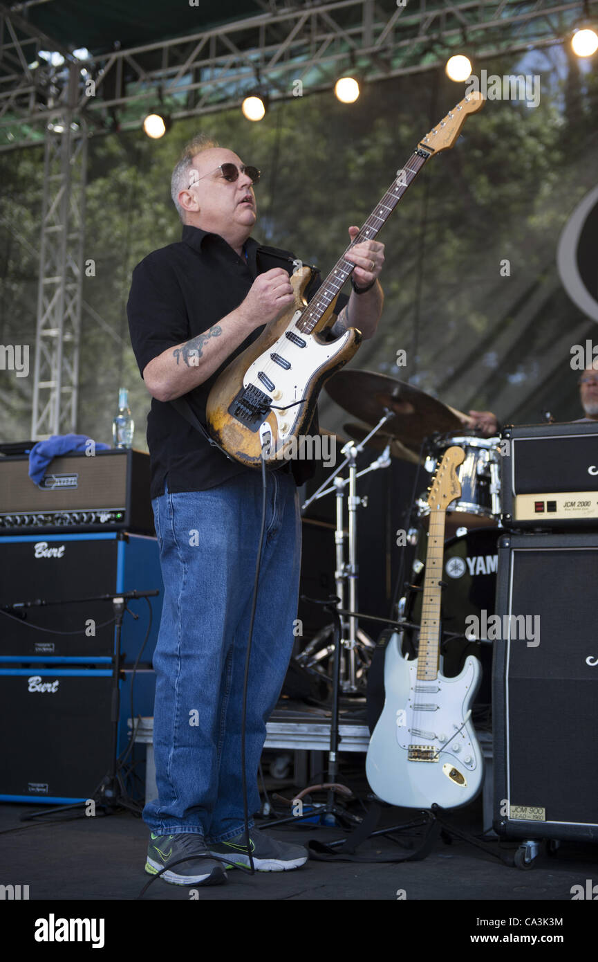 May 27, 2012 - Aptos, CA, USA - Guitarist JIMMY THACKERY performs live ...