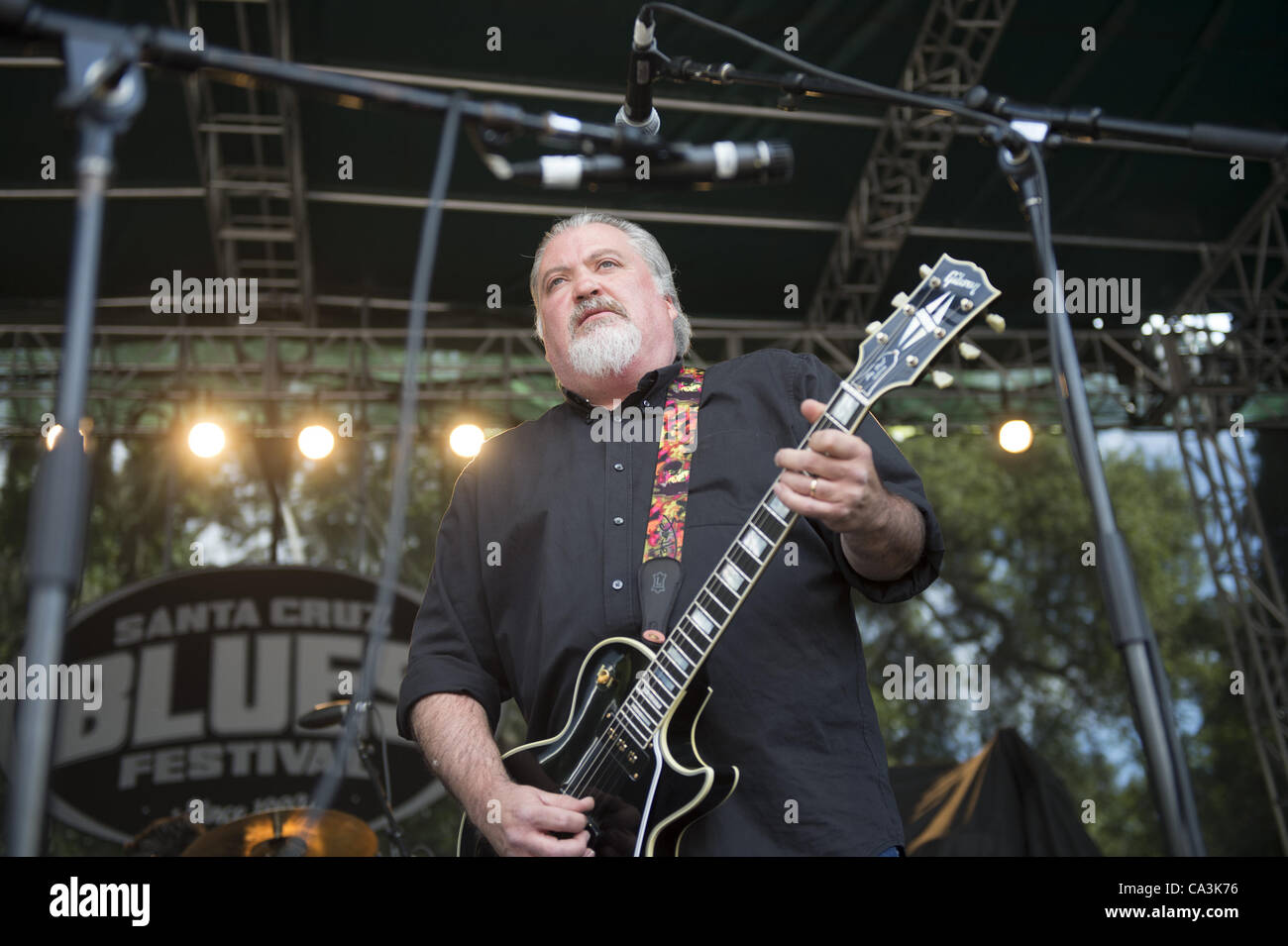 May 26, 2012 - Aptos, CA, USA - Guitarist DAVID HIDALGO of the band LOS ...