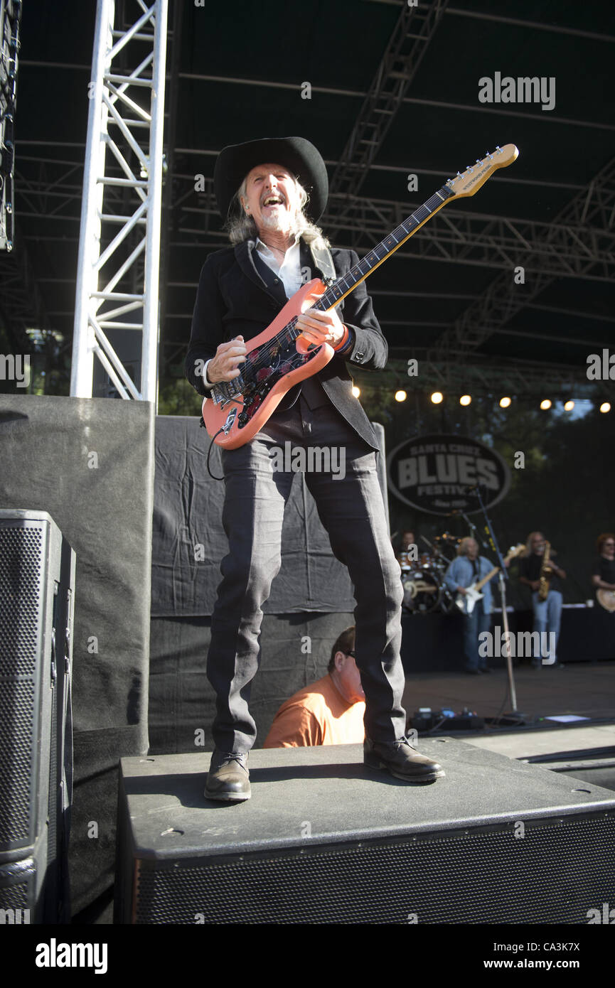 Patrick simmons hi-res stock photography and images - Alamy