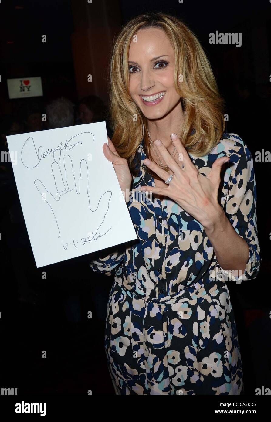 Chely Wright Modeling