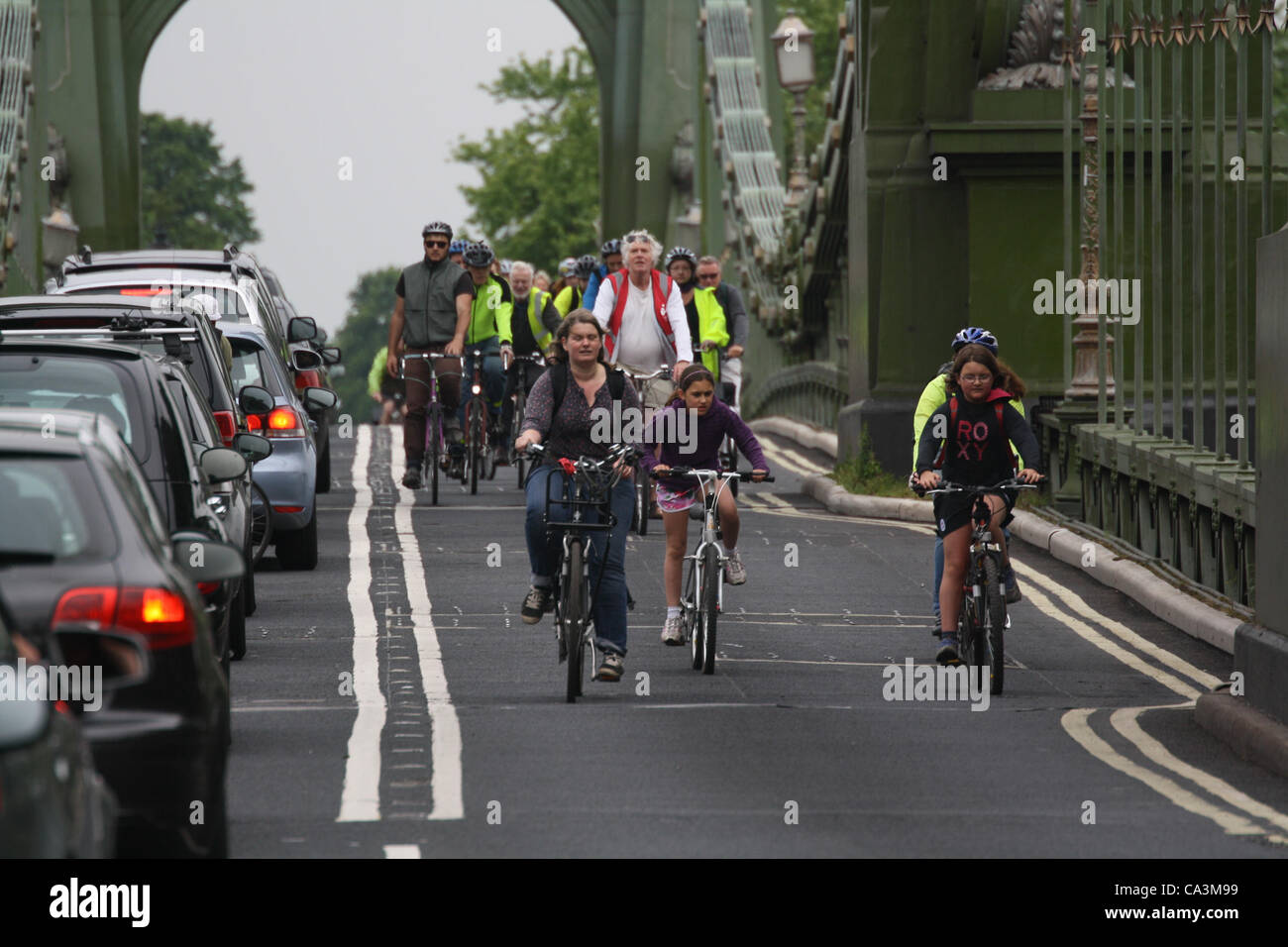 Cycle ride london fulham hi-res stock photography and images - Alamy