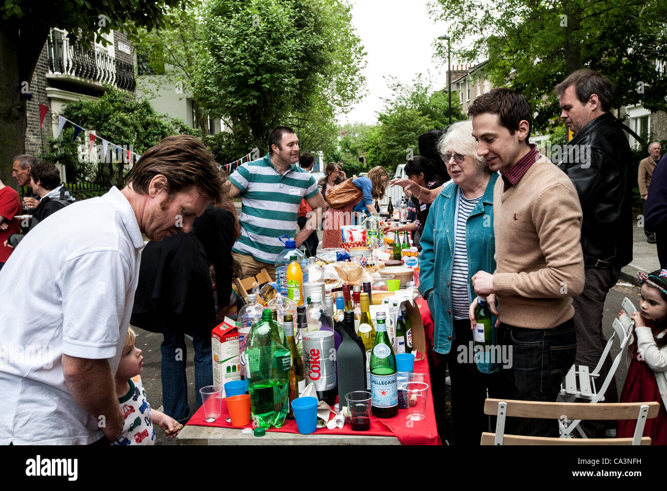 Royal children smiling flags union jack hi-res stock photography and ...