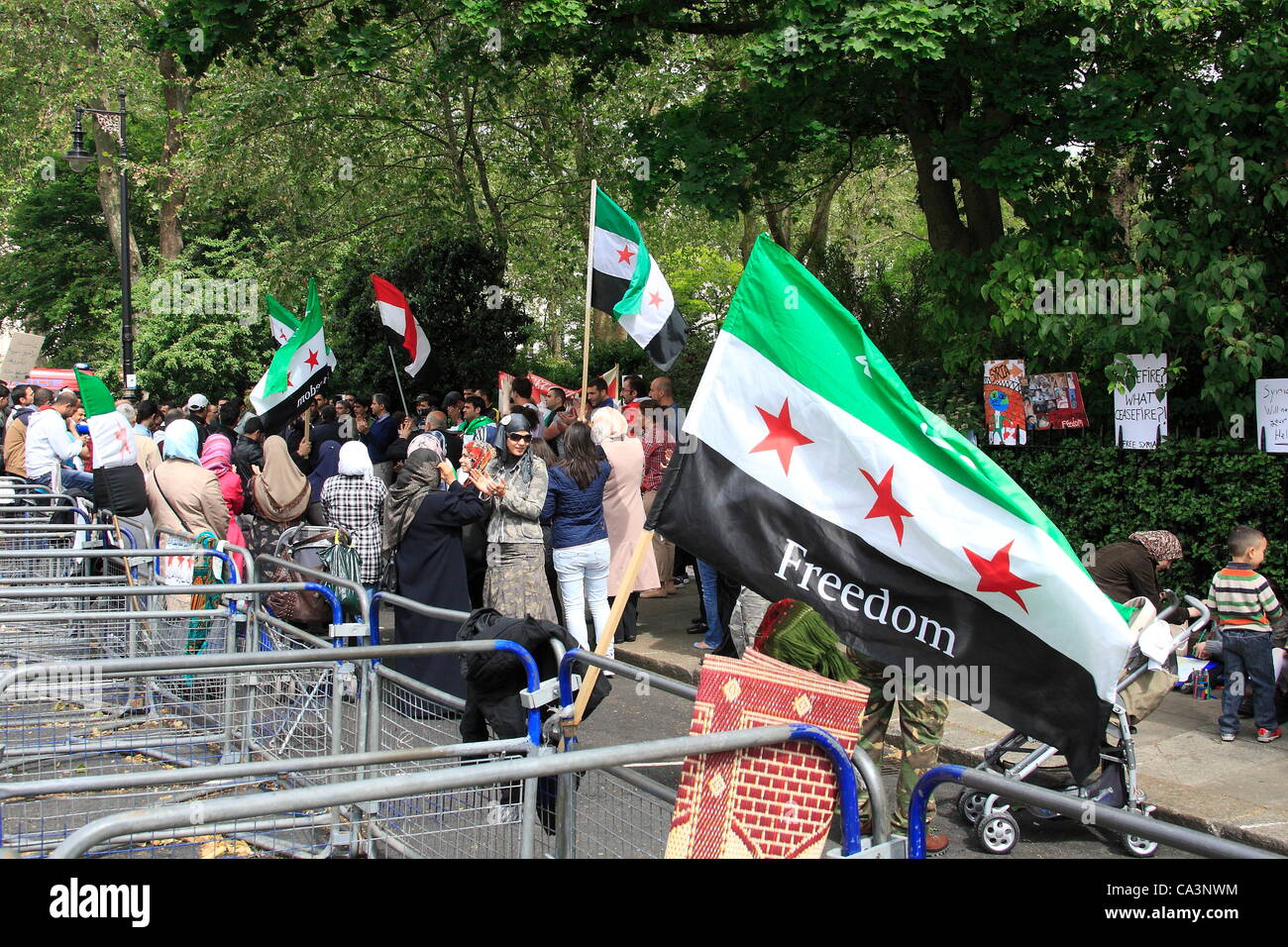Saudi embassy london 2012 hi-res stock photography and images - Alamy