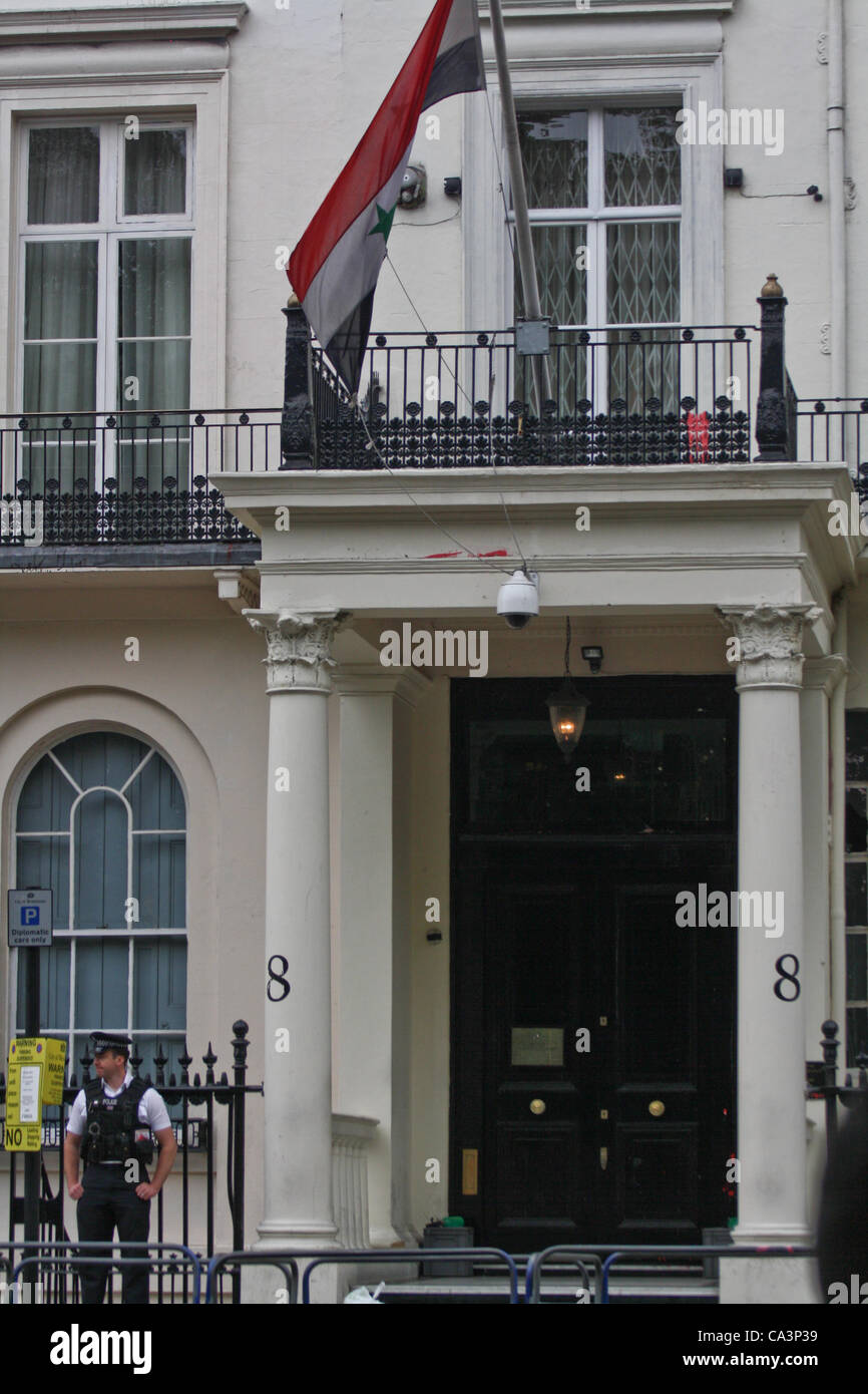 Embassy in belgrave square hi-res stock photography and images - Alamy