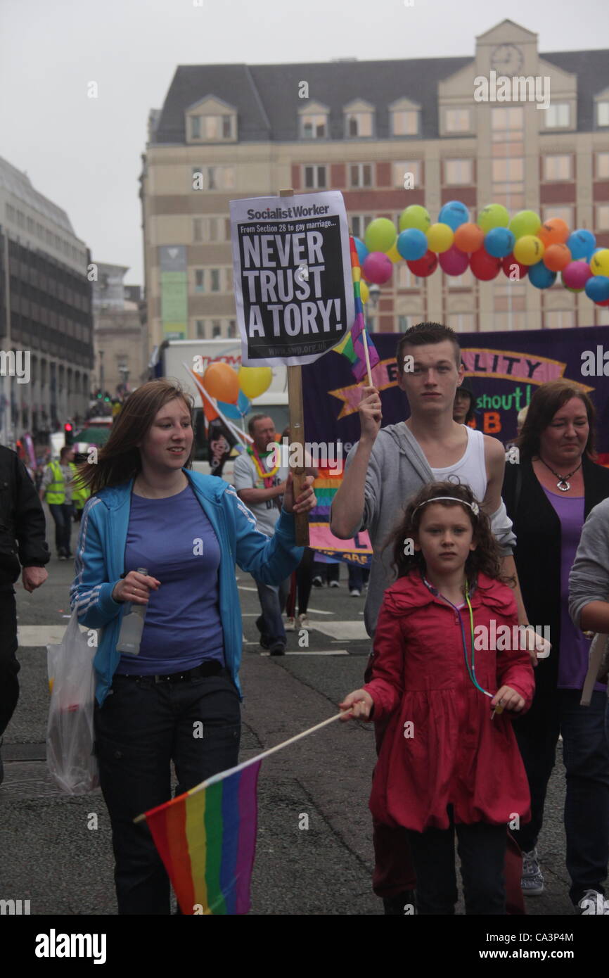 Never trust a tory sign hi-res stock photography and images - Alamy