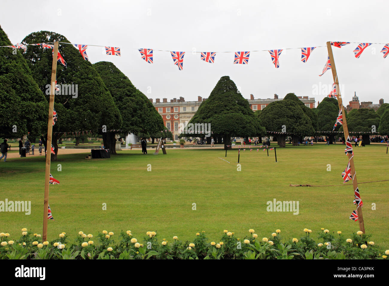 Jubilee flags hi-res stock photography and images - Alamy