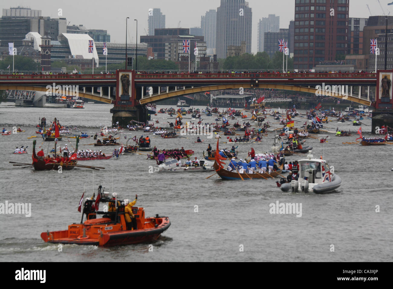 Weaved boats hi-res stock photography and images - Alamy