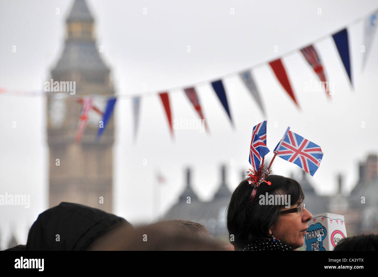 Woman wearing union jack hi-res stock photography and images - Alamy
