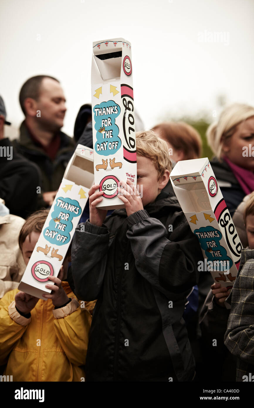 Periscopes hi-res stock photography and images - Alamy