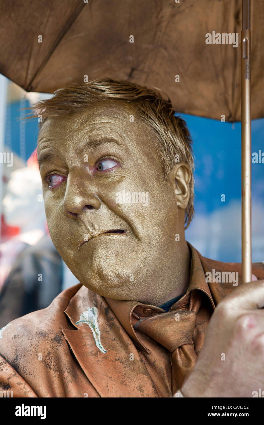 Sunday 03 June 2012: Andy Train performing as The Gold Man at the ...
