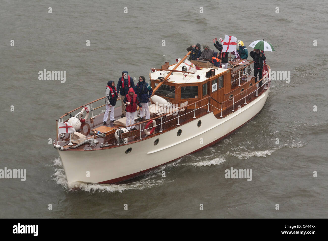 The Mimosa, a Dunkirk Little Ship proceeds along River Thames, as part ...