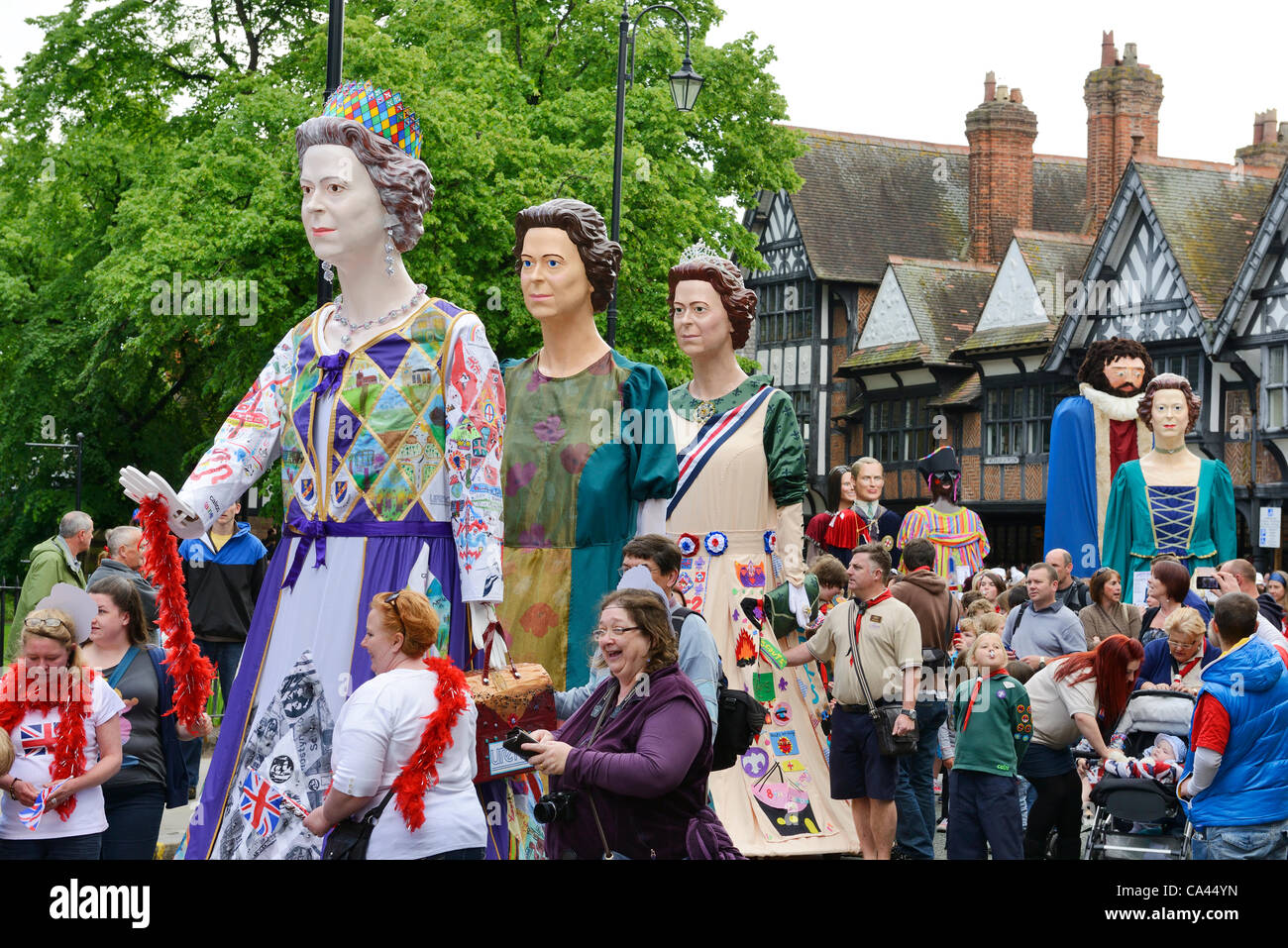 Chester UK 4th June 2012 60 giant statues of The Queen parade through ...