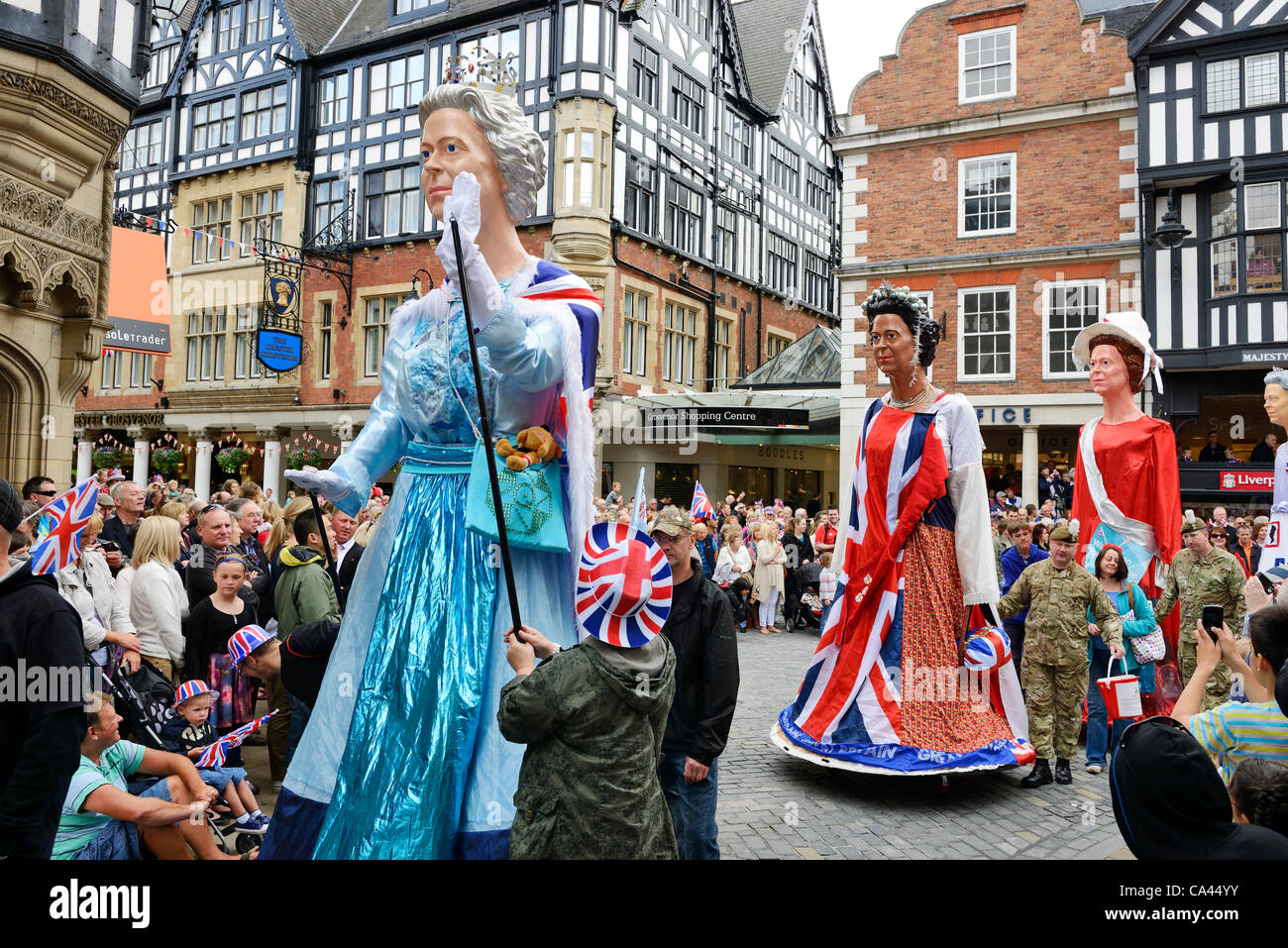 Chester UK 4th June 2012 60 giant statues of The Queen parade through ...