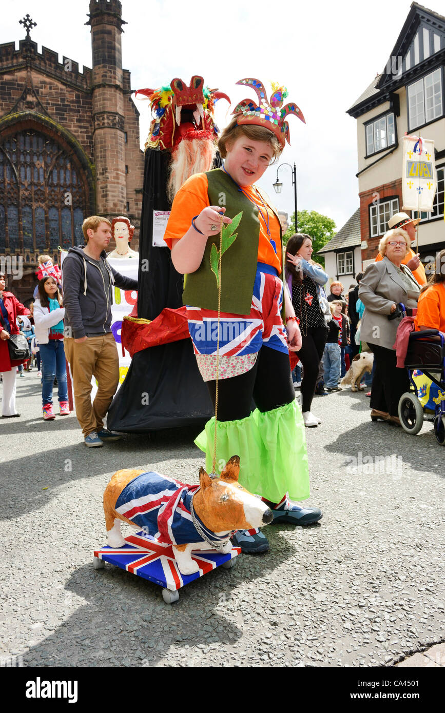 Chester UK 4th June 2012 Giant statues of The Queen parade through the ...