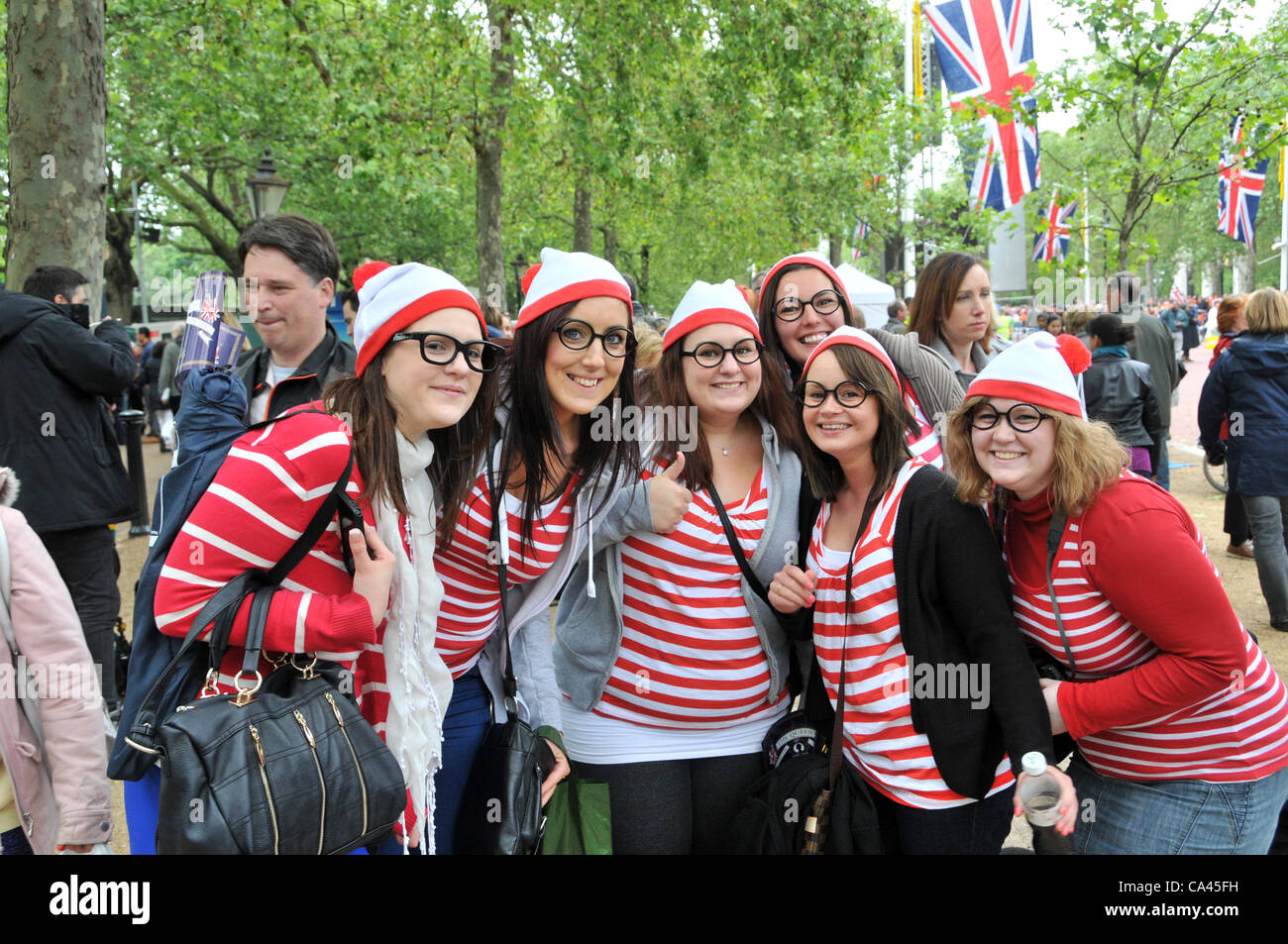 The Mall, London, UK. 4th June 2012. Six 'Where's Wally' girls dressed ...