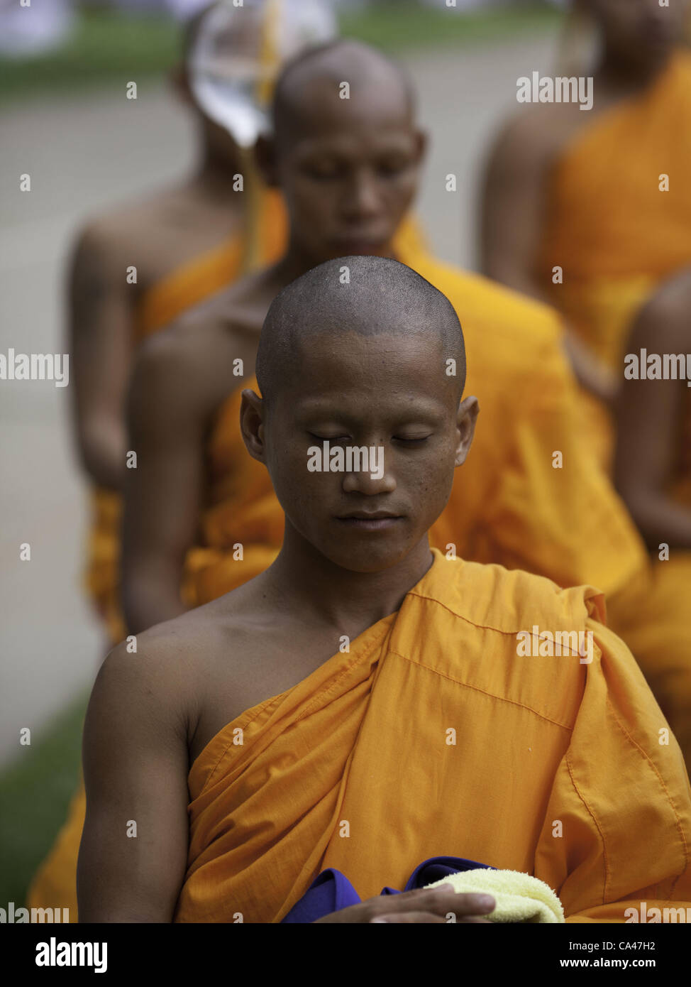 June 4, 2012 - Bangkok, Thailand - Thai Buddhist monks chant prayers ...