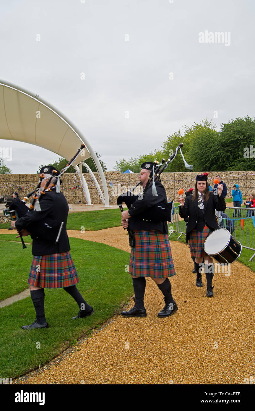 celebrate the Diamond Jubilee in Milton Keynes UK .MK Pipe band Stock ...