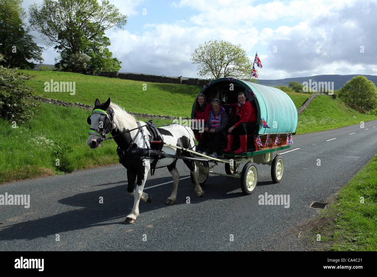 Vardo Caravan Traditional Romany travelling caravans horse-drawn Gypsy ...