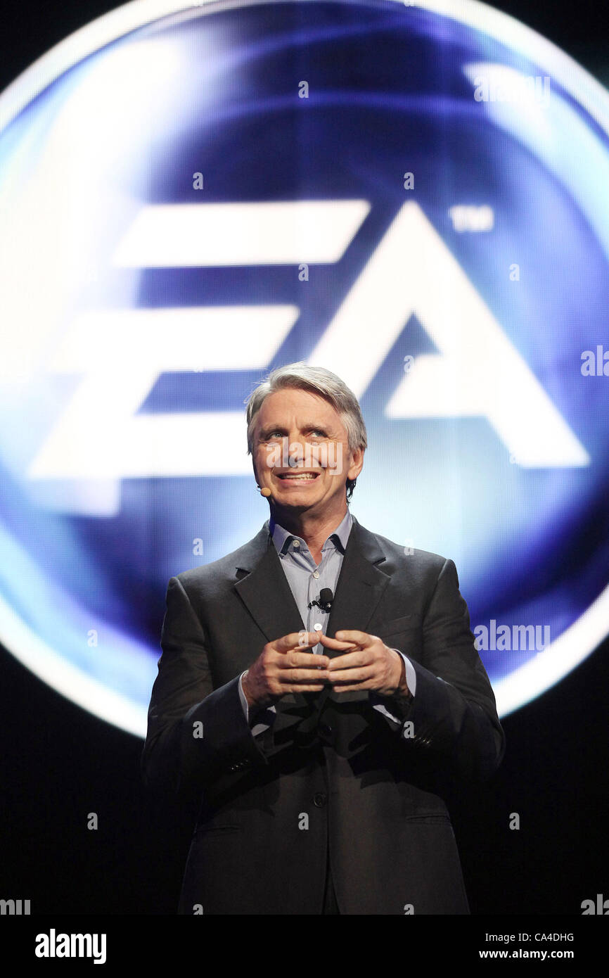 Ceo electronic arts john riccitiello hi-res stock photography and ...