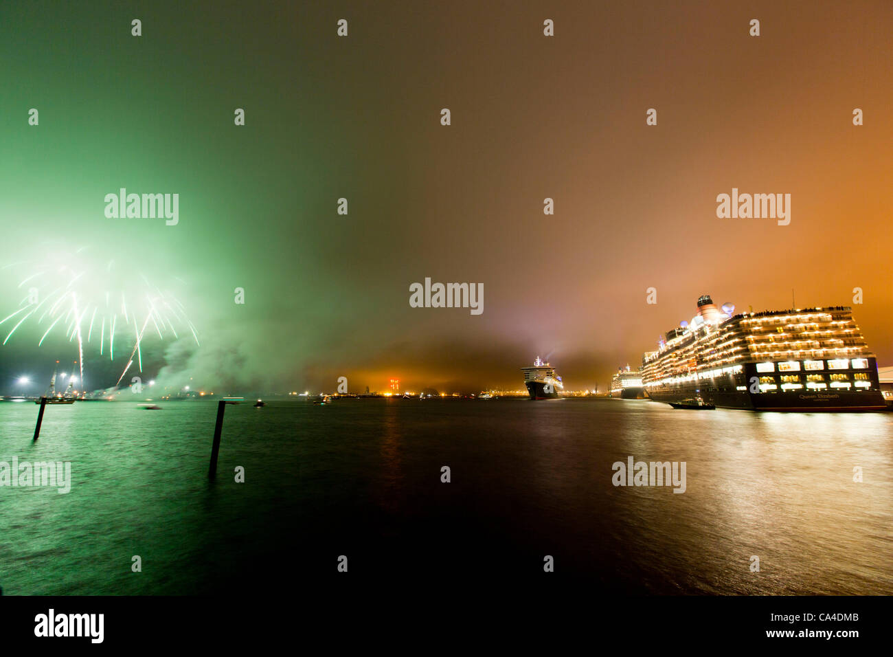 Queen victoria jubilee fireworks hi-res stock photography and images ...