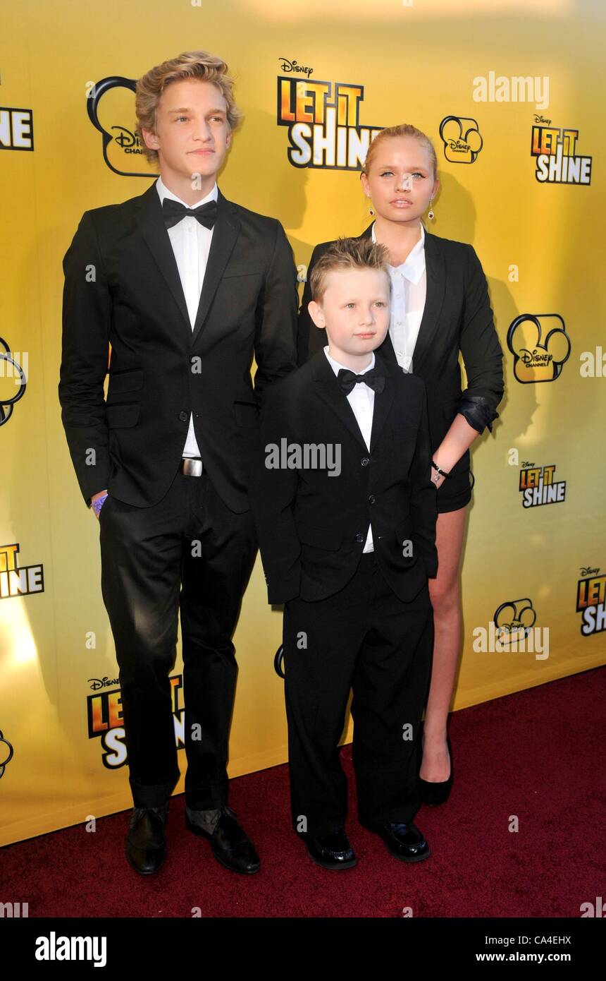 Cody Simpson, Tom Simpson, Alli Simpson at arrivals for LET IT SHINE ...