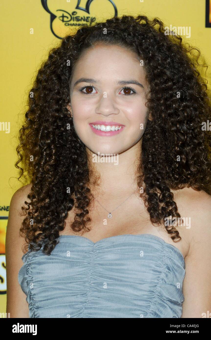 Madison pettis los angeles premiere hi-res stock photography and images ...