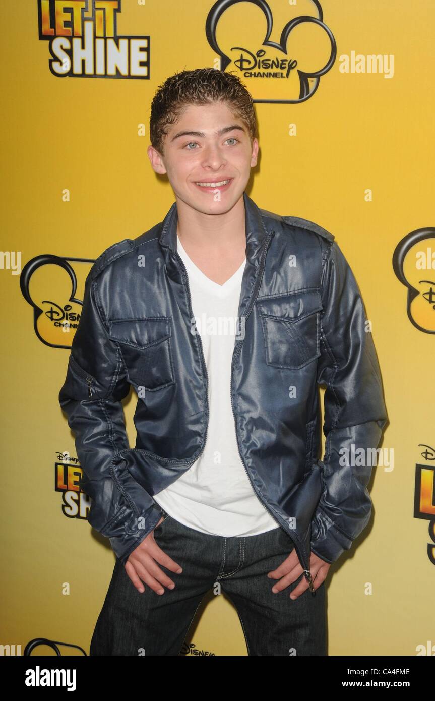 Ryan Ochoa At Arrivals For Let It Shine Premiere Directors Guild Of