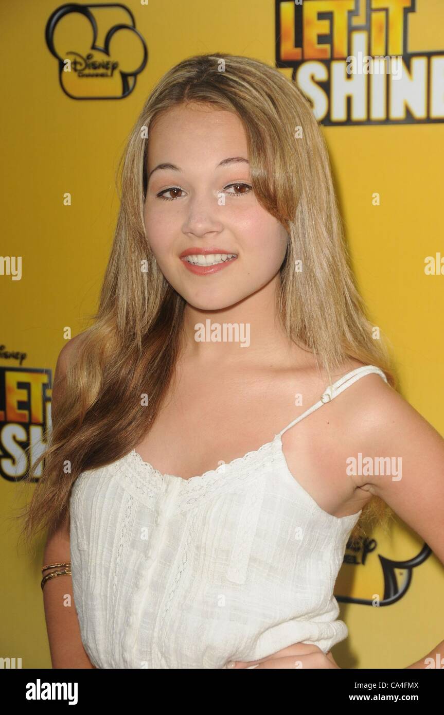 Kelli Bergland at arrivals for LET IT SHINE Premiere, Directors Guild ...