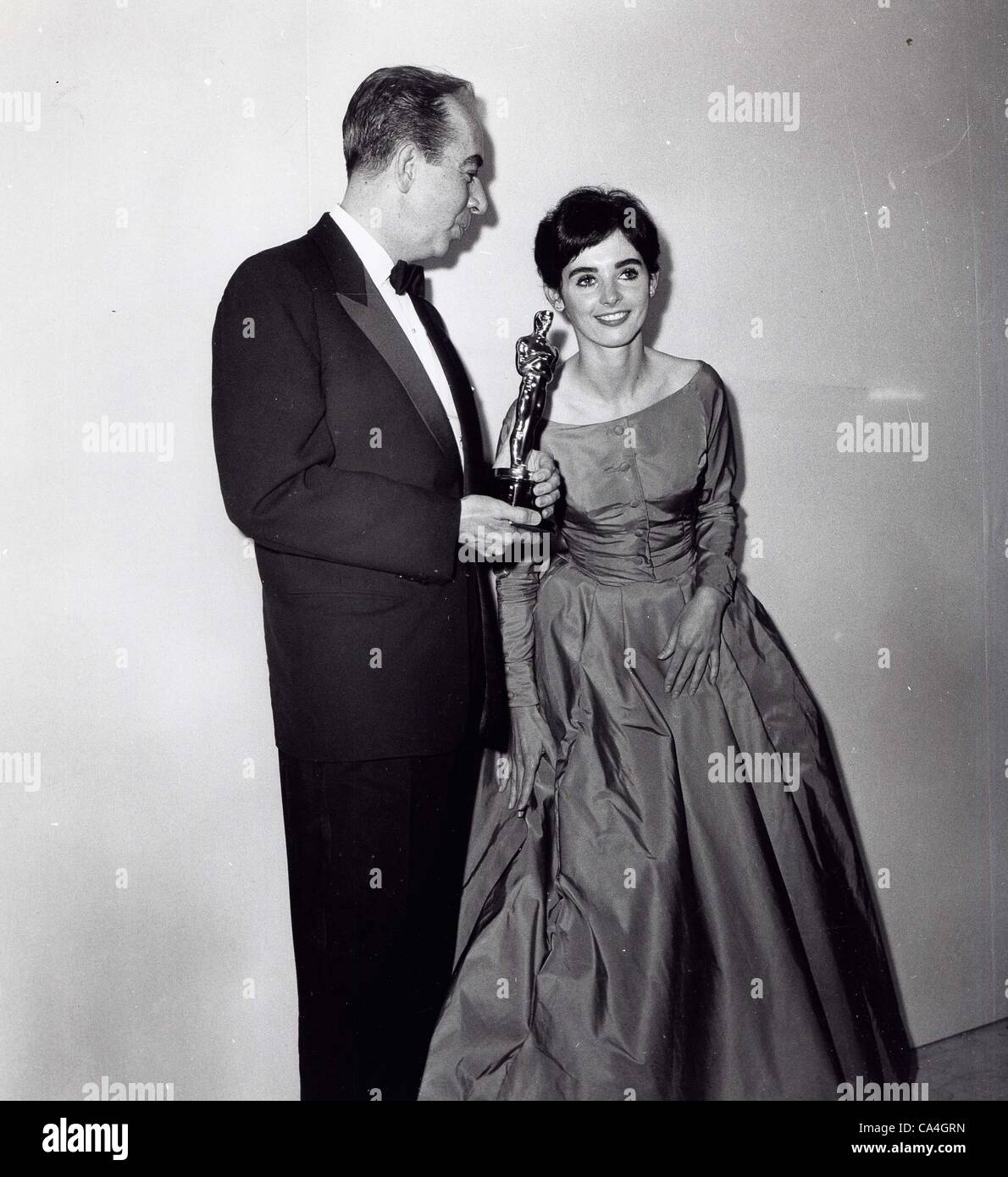 MILLIE PERKINS with Vincente Minnelli.Academy Awards Oscar.Supplied by ...