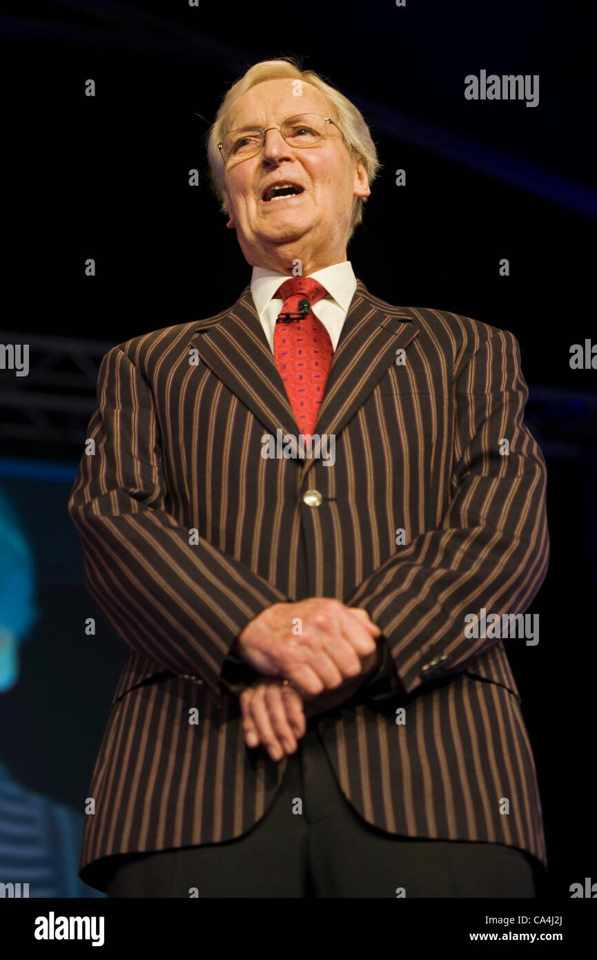 Nicholas Parsons giving a performance of the works of Edward Lear at ...