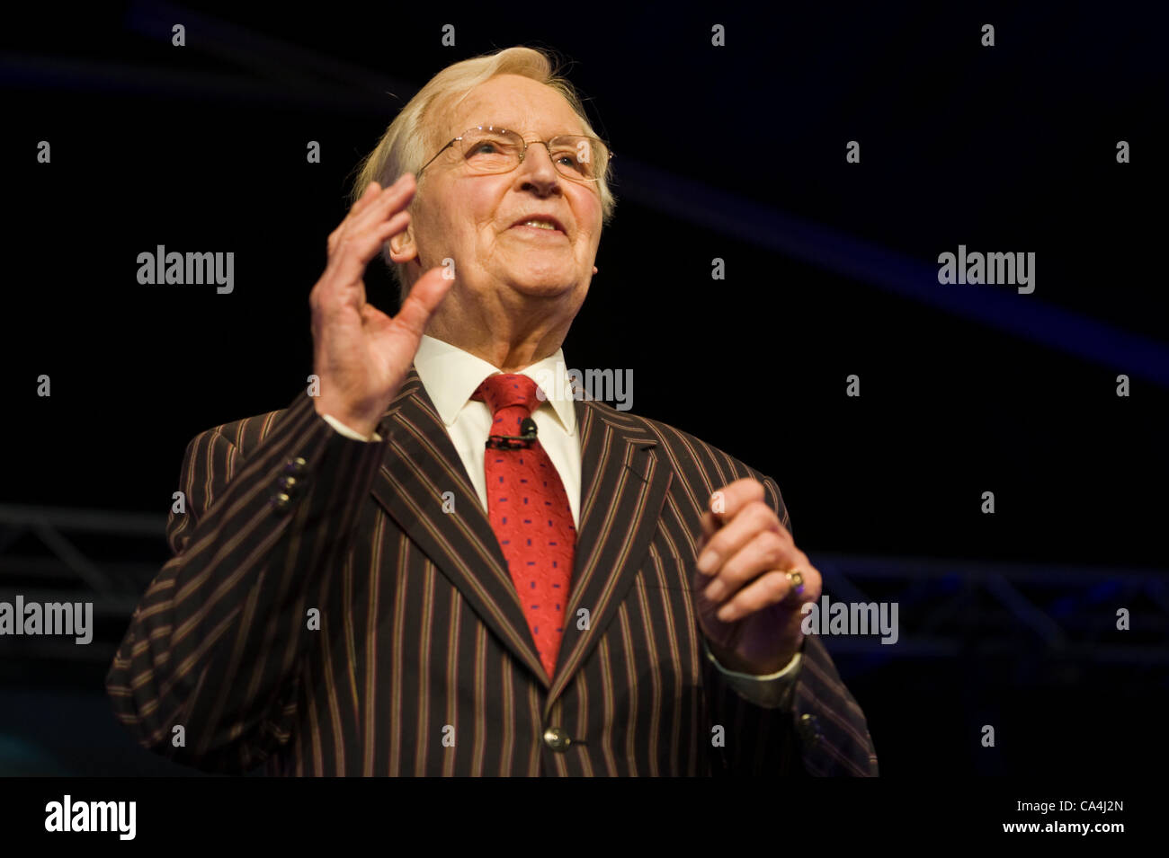 Edward lear book hi-res stock photography and images - Alamy