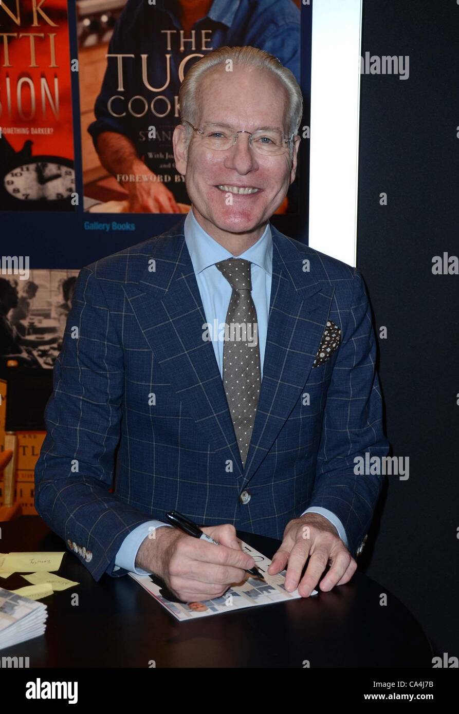 Tim gunn celebrity hi-res stock photography and images - Alamy