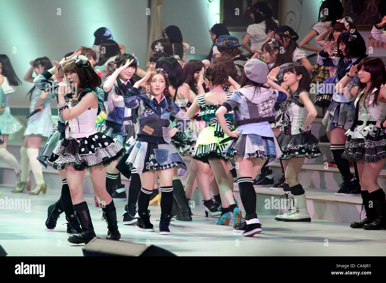 Members japanese pop girl group High Resolution Stock Photography and ...