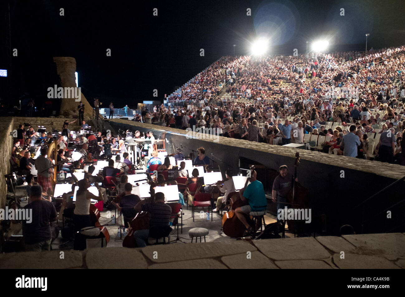 Orchestra pit hi-res stock photography and images - Alamy
