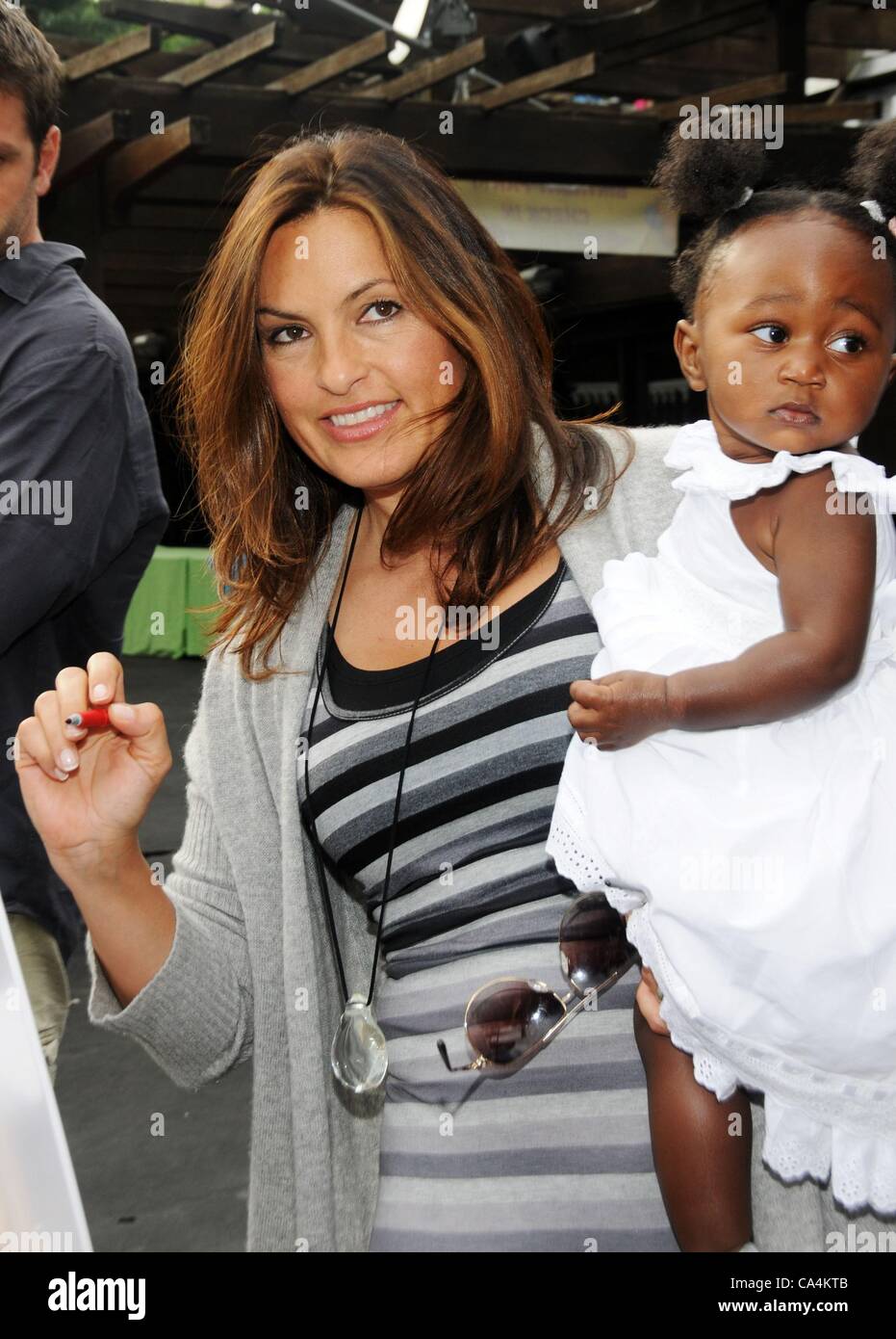 Mariska harigtay daughter amaya hermann hi-res stock photography and ...