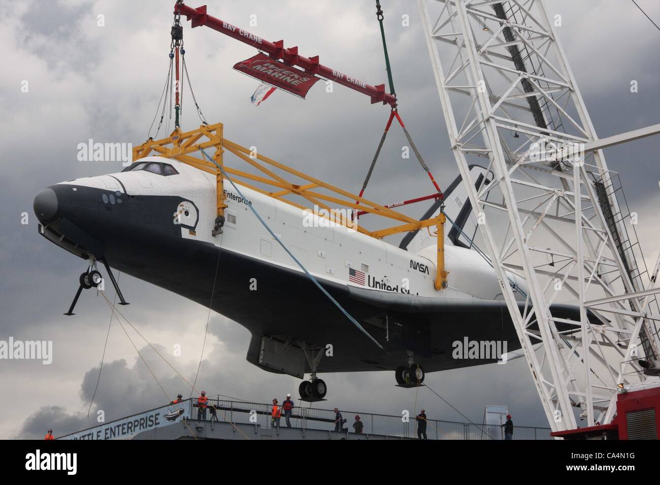Space Shuttle Piggyback Loading Crane