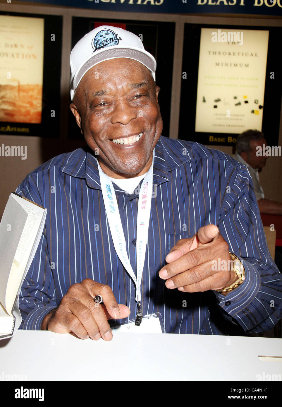 June 6, 2012 - New York, New York, U.S. - BUDDY GUY attends Book Expo ...
