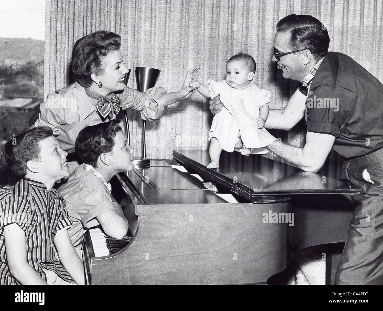 Gale storm husband lee bonnell hi-res stock photography and images - Alamy