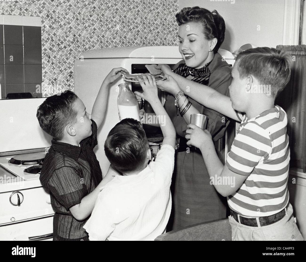 Gale storm sons phillip bonnell hi-res stock photography and images - Alamy