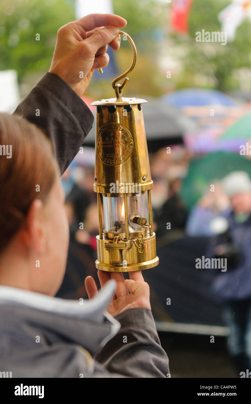 Transporting the olympic flame hi-res stock photography and images - Alamy