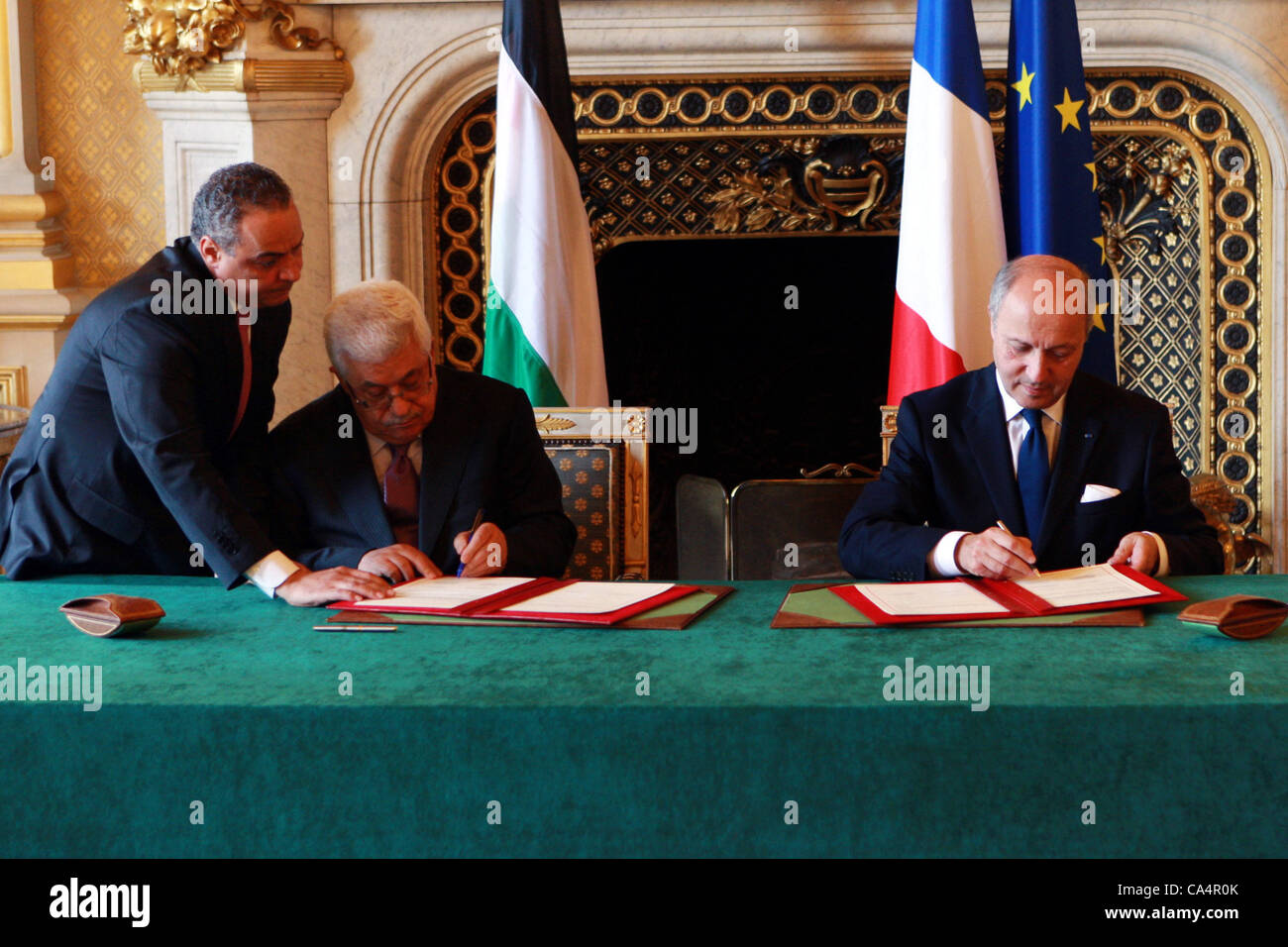 Paris, France - Palestinian President Mahmud Abbas with French Foreign ...
