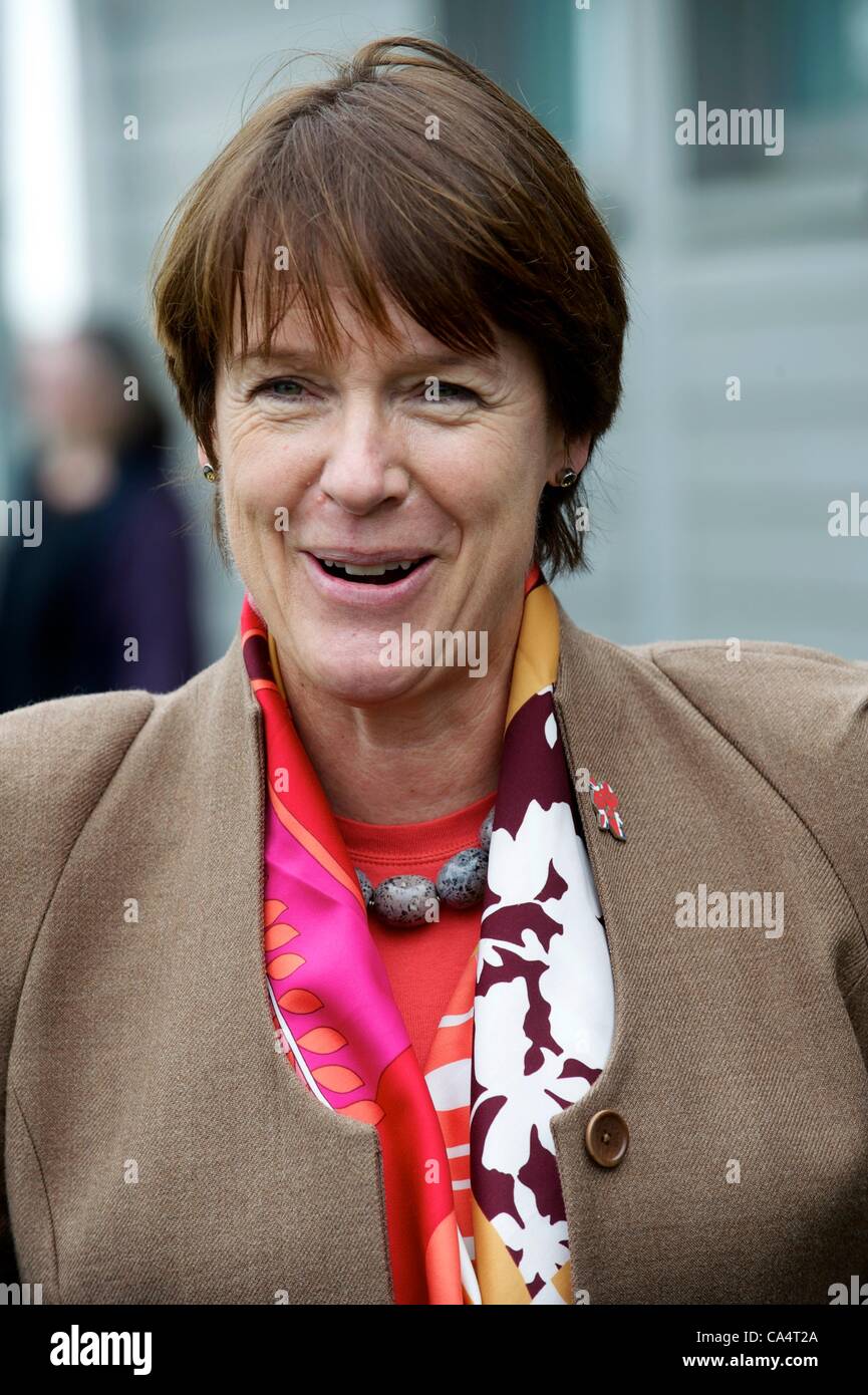 Caroline spelman mp hi-res stock photography and images - Alamy